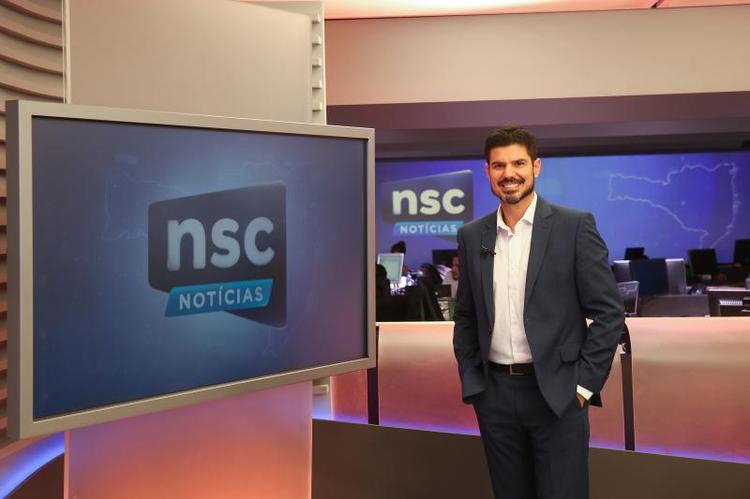 Fabian Londero se prepara para apresentar o Jornal Nacional - NSC